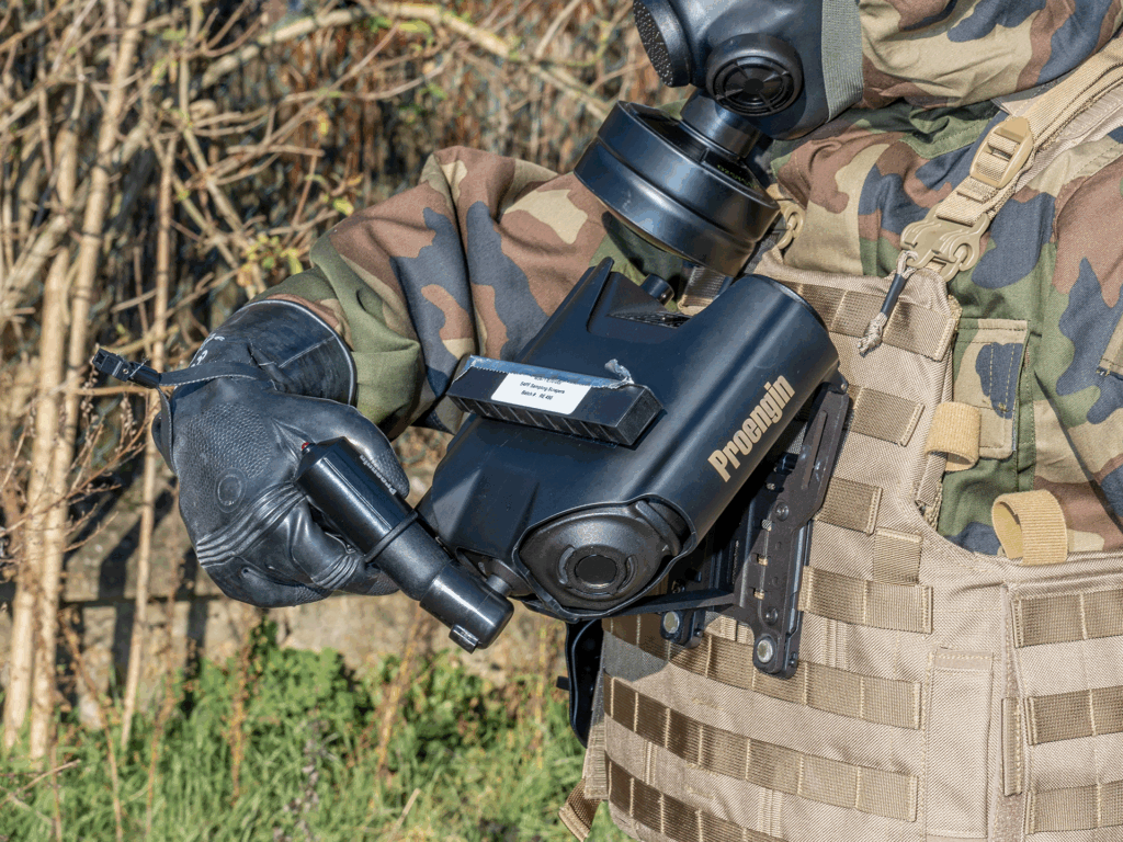 AP4C + Universal Chemical Threat Detector - First Line Technology